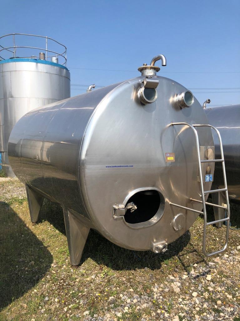 Used 9090 Litres / 2000 Gallon Horizontal Stainless Steel tank / vessel ...
