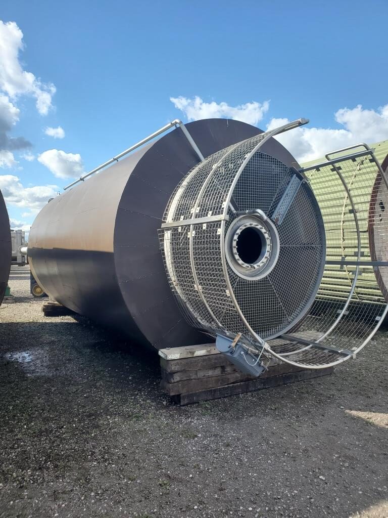 52000 Litre / 11441 Gallon Capacity, Vertical Stainless Steel Insulated ...