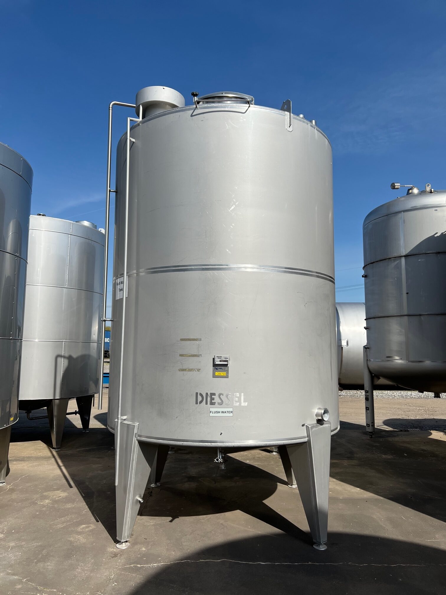 14,000 Litre / 3080Gallon Vertical Stainless Steel Ex-Caustic Tank ...