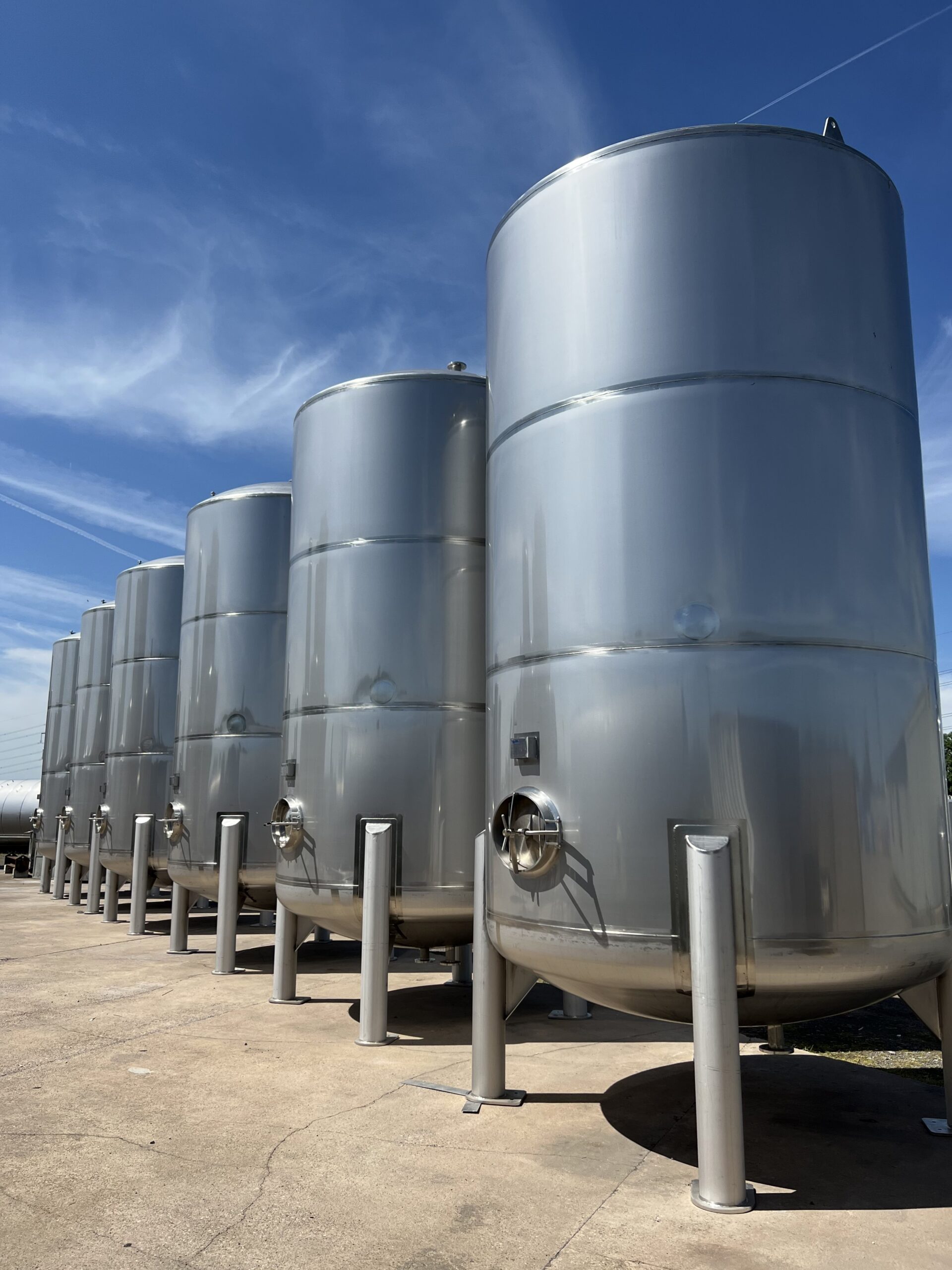 New Build 30000 litre / 6600 gallons 316 Stainless Steel Vertical ...