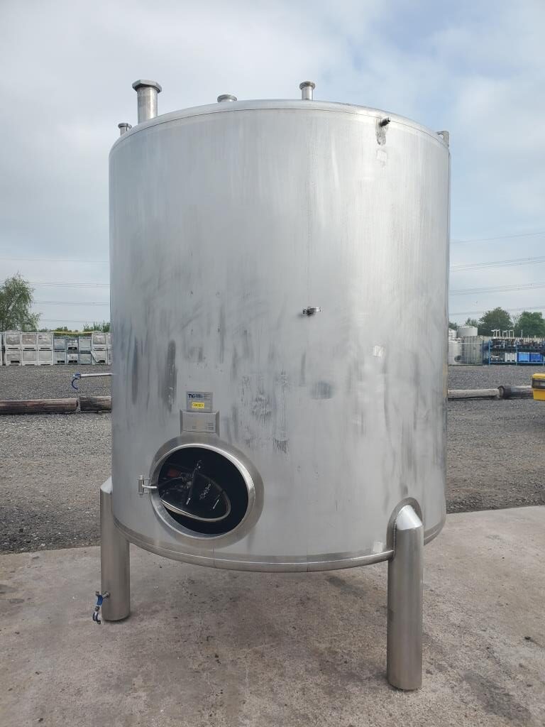 Used 6000 Litre / 1320 Gallon Capacity Vertical Stainless Steel 304 ...